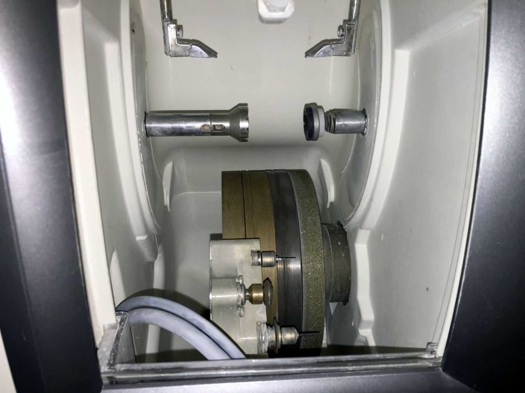 Essilor Mr Blue Patternless Edger - Nava Ophthalmic