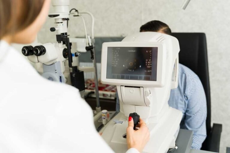 How Vision Test Machines Diagnose Your Eye Health
